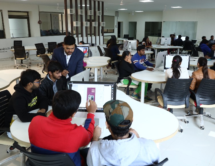 Swarrnim School of Computing & IT | Top IT College in Gujarat